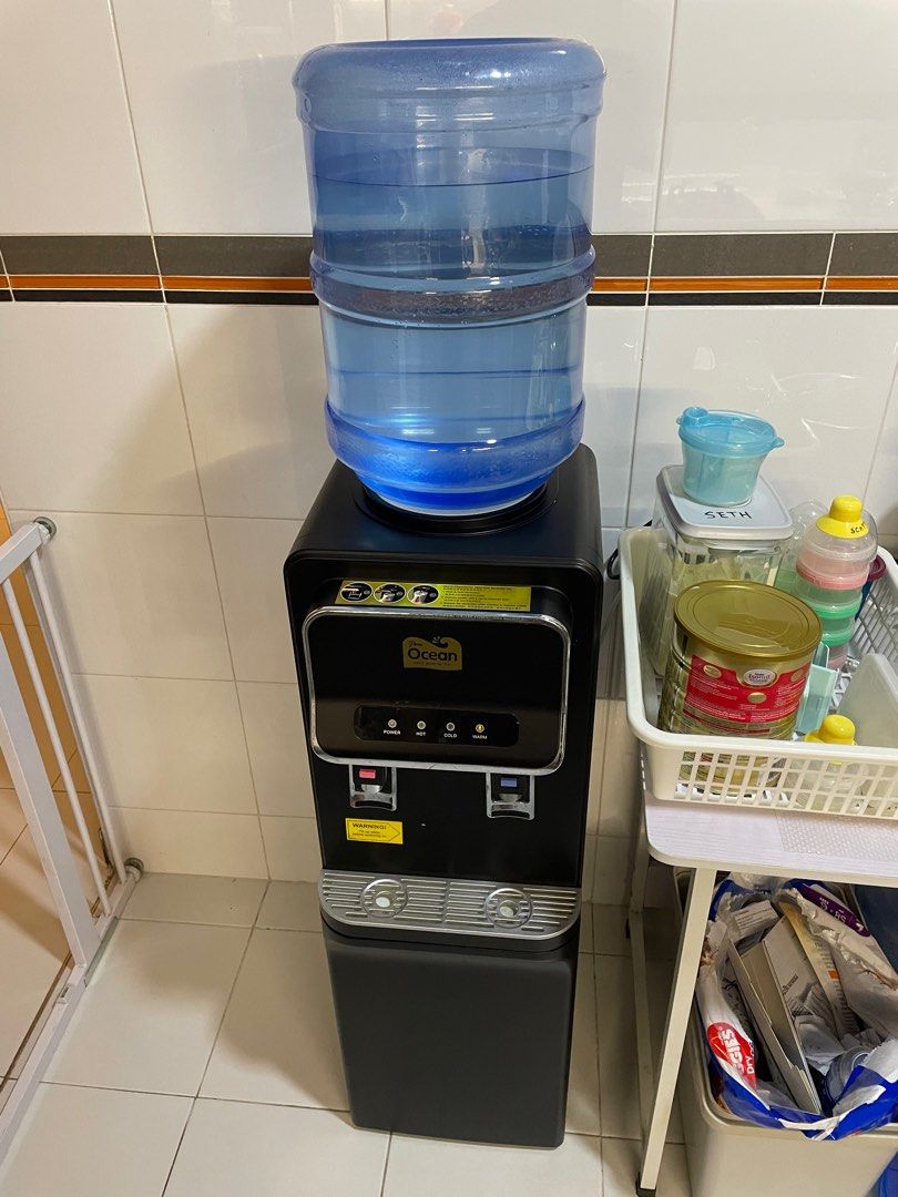 Pere Ocean Dispenser + Free Water Gallons, TV & Home Appliances ...