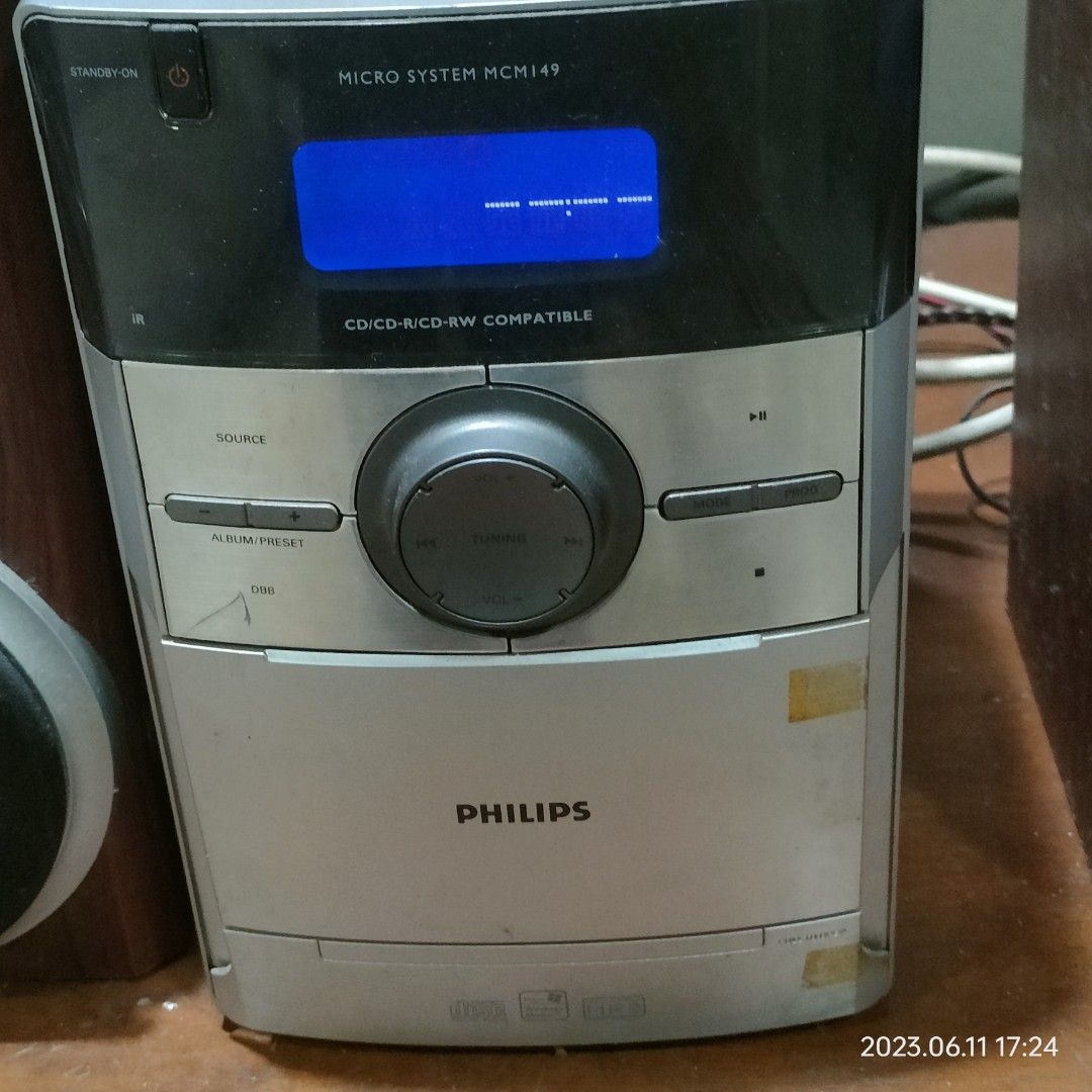Radio Philips rare, Audio, Portable Music Players on Carousell