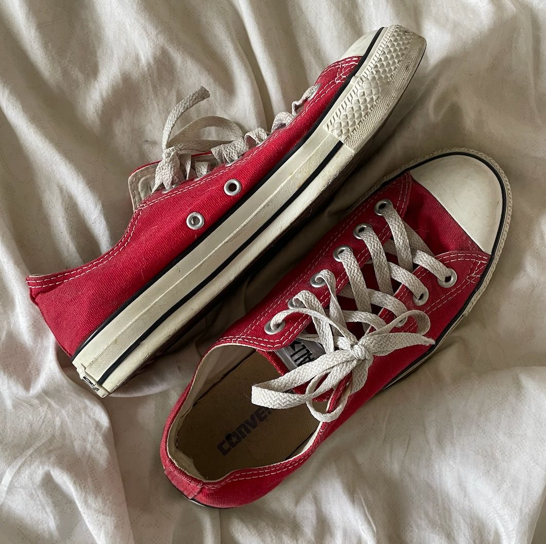 Red Low-rise Converse!, Women's Fashion, Footwear, Sneakers on Carousell