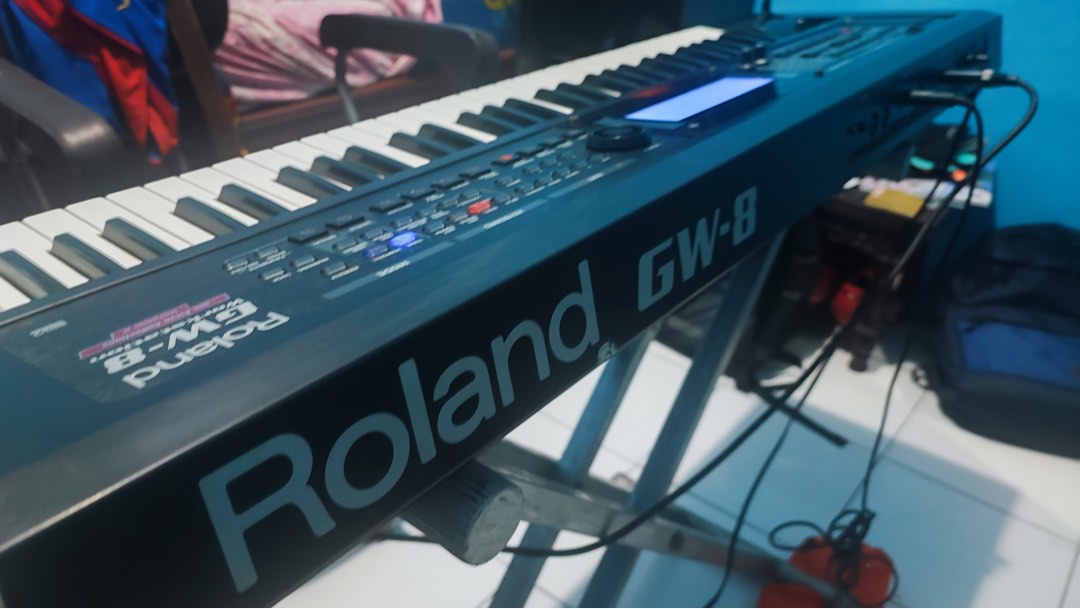 Roland GW8 workstation keyboard, Musik & Media, Alat di Carousell
