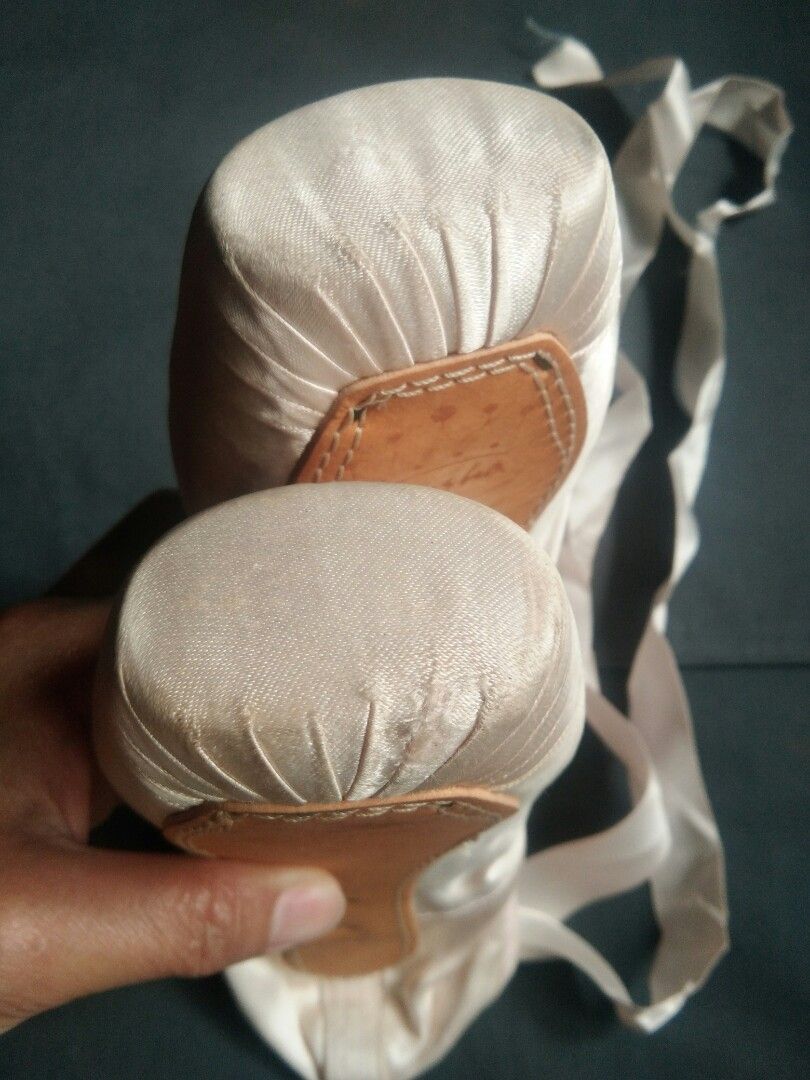 Sansha Infanta pointe shoes, Women's Fashion, Footwear, Flats & Sandals ...