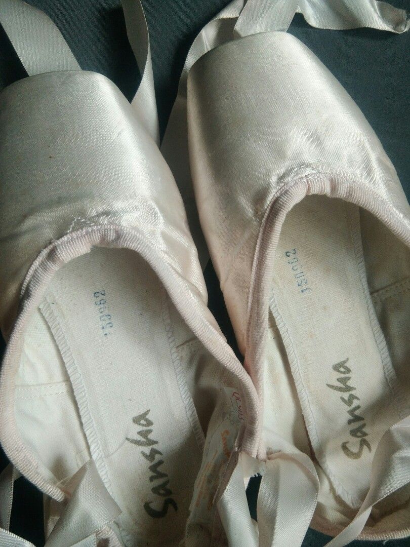 Sansha Infanta pointe shoes, Women's Fashion, Footwear, Flats & Sandals ...