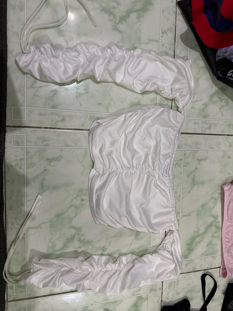 Scrunched crop top, Women's Fashion, Tops, Blouses on Carousell