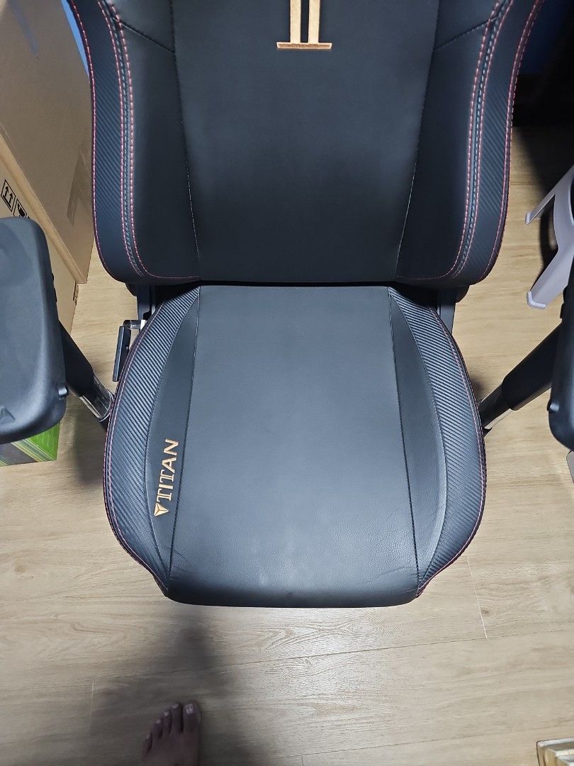 Secretlab TITAN 1ST GEN, Furniture & Home Living, Furniture, Chairs on ...