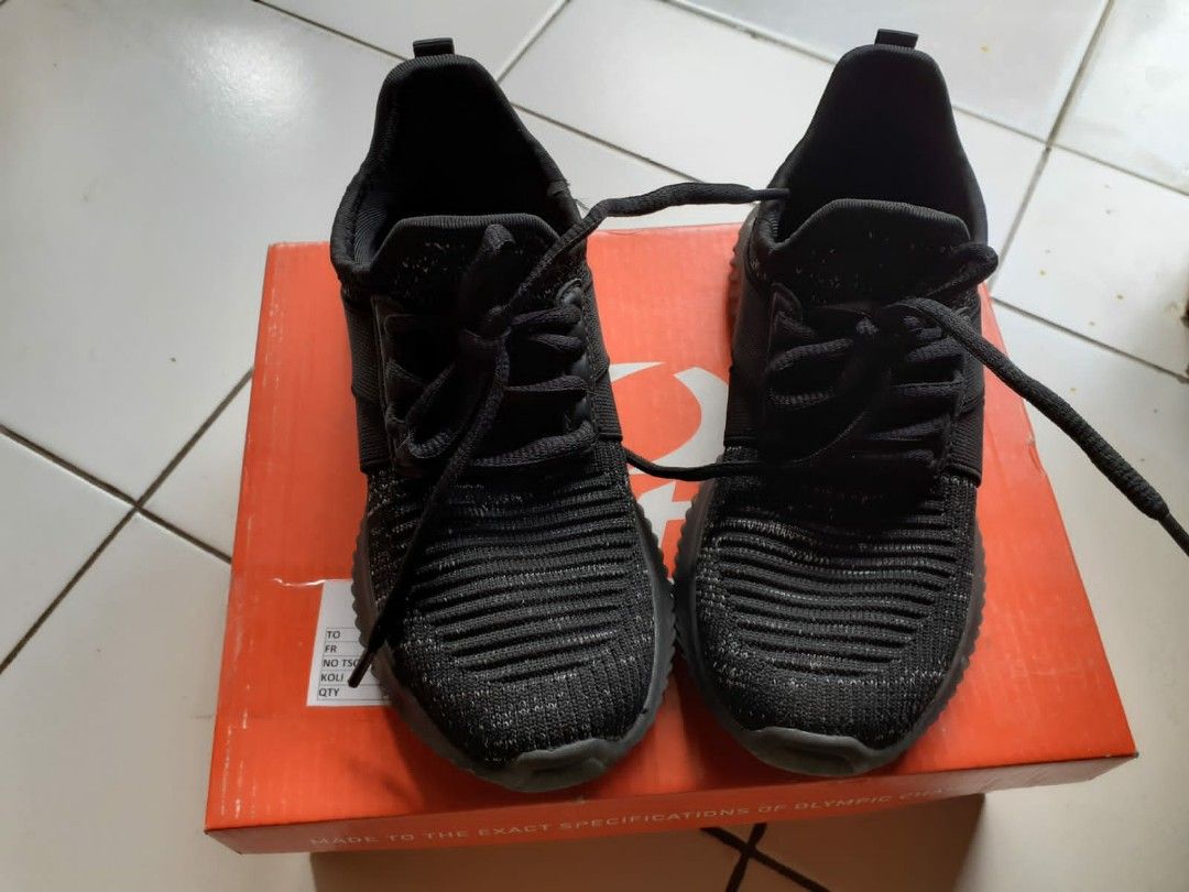 Sepatu anak astec size 31, Bayi & Anak, Lainnya di Carousell