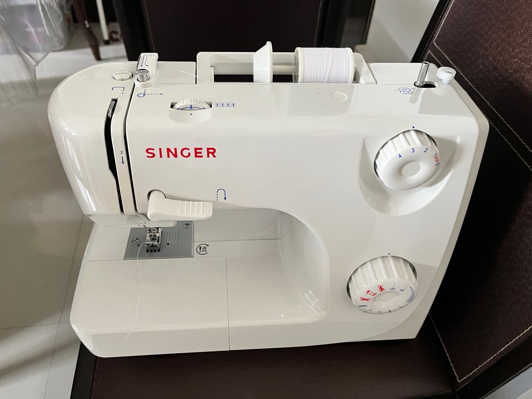 Singer 8280 | Basic Sewing Machine, TV & Home Appliances, Other Home ...