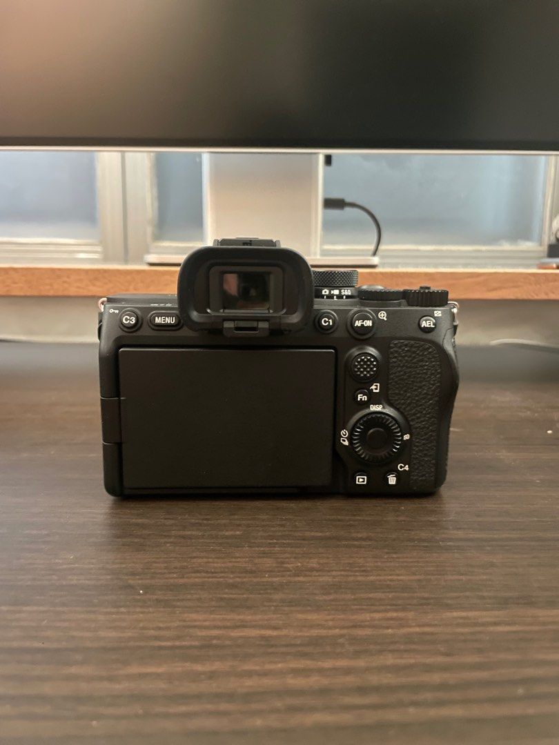 Sony A7IV (Pristine Condition), Photography, Cameras on Carousell