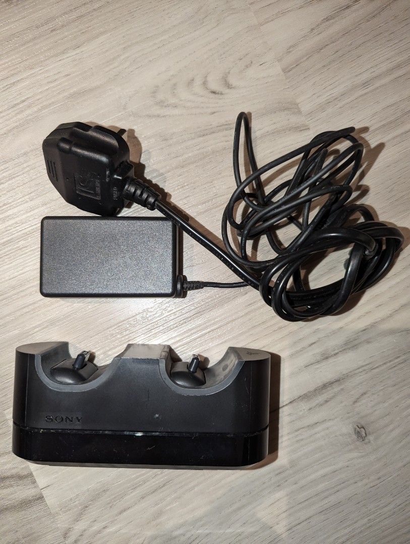 SONY PS4 Dualshock Controller Charging Cradle, Video Gaming, Gaming ...