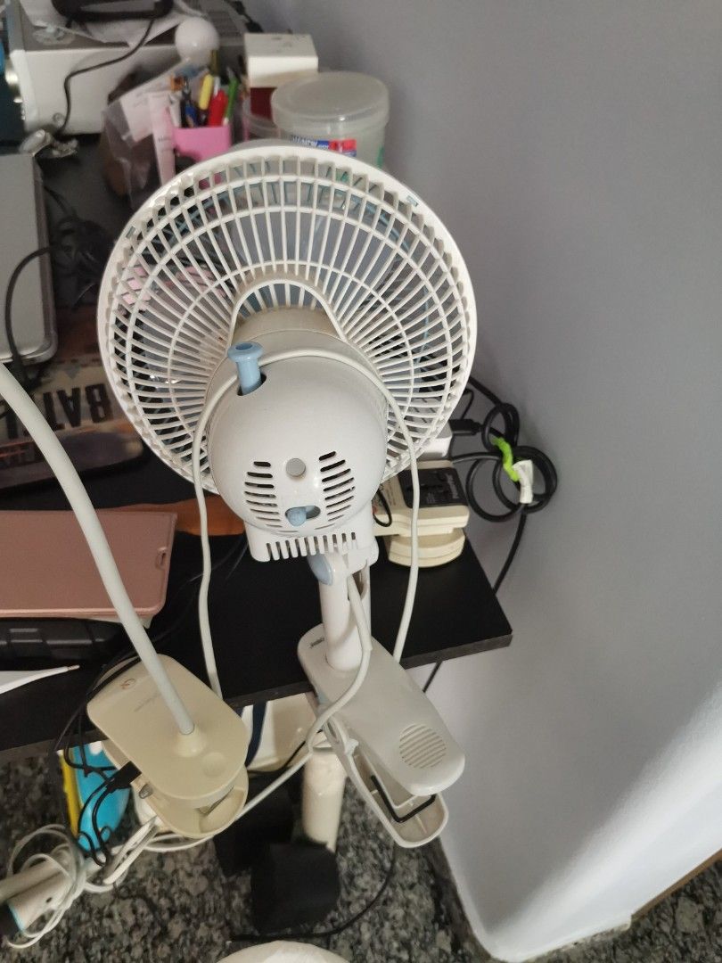 Soundtech 7" clip on fan (AC220v), Furniture & Home Living, Lighting ...