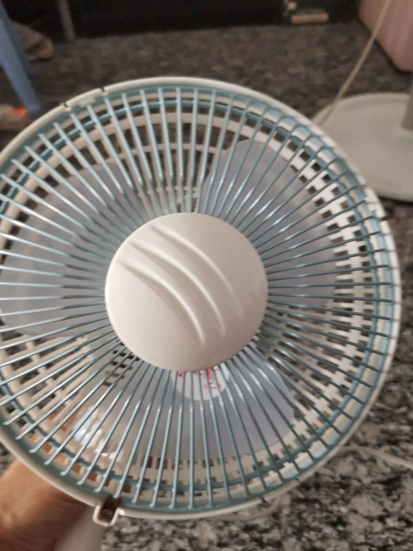 Soundtech 7" clip on fan (AC220v), Furniture & Home Living, Lighting ...