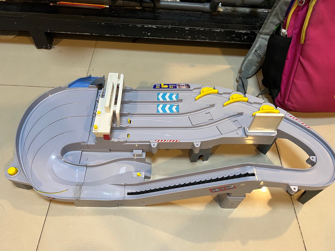 Tomica tollgate, Hobbies & Toys, Toys & Games on Carousell