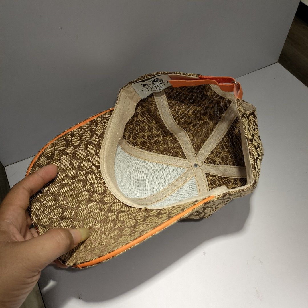 Topi Coach, Fesyen Pria, Aksesoris, Topi di Carousell