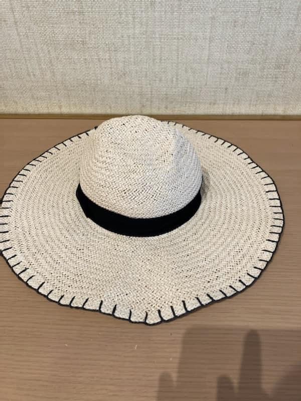 Tory Burch Wide brim straw hat with black band, Women's Fashion ...