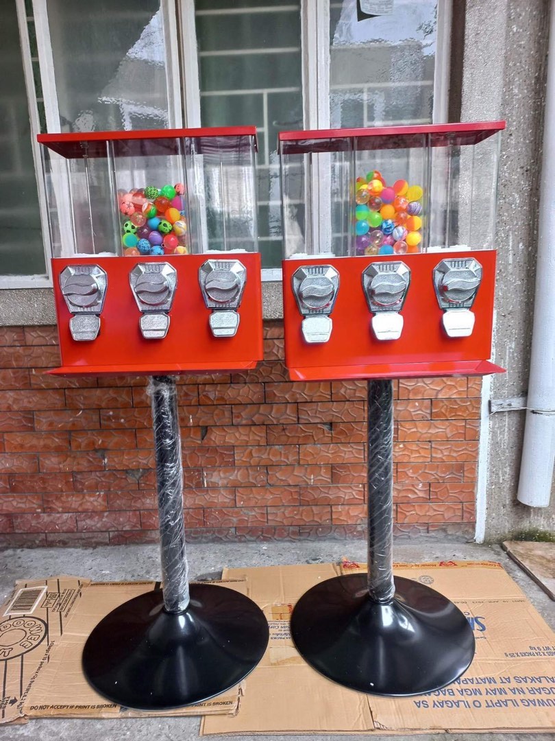 Triple Head Vending Machine with FREEBIES on Carousell