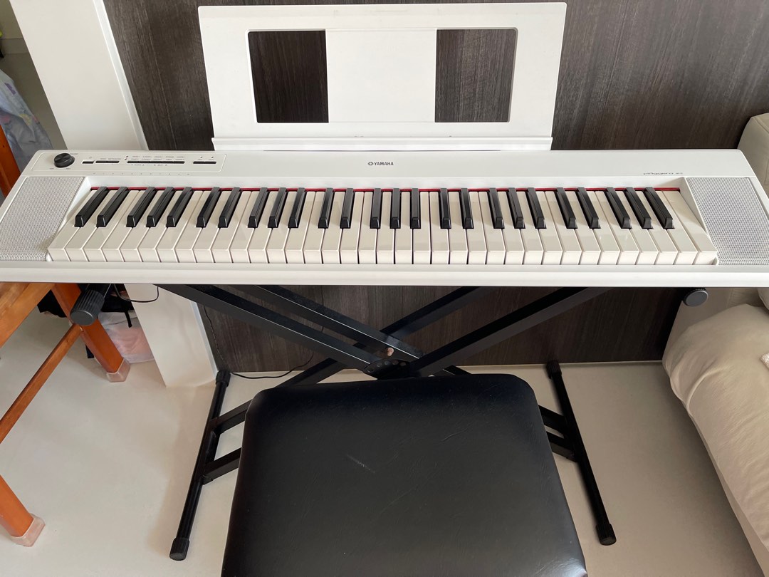 YAMAHA NP-12 WHITE 61-KEYS PIAGGERO KEYBOARD, Hobbies & Toys, Music ...