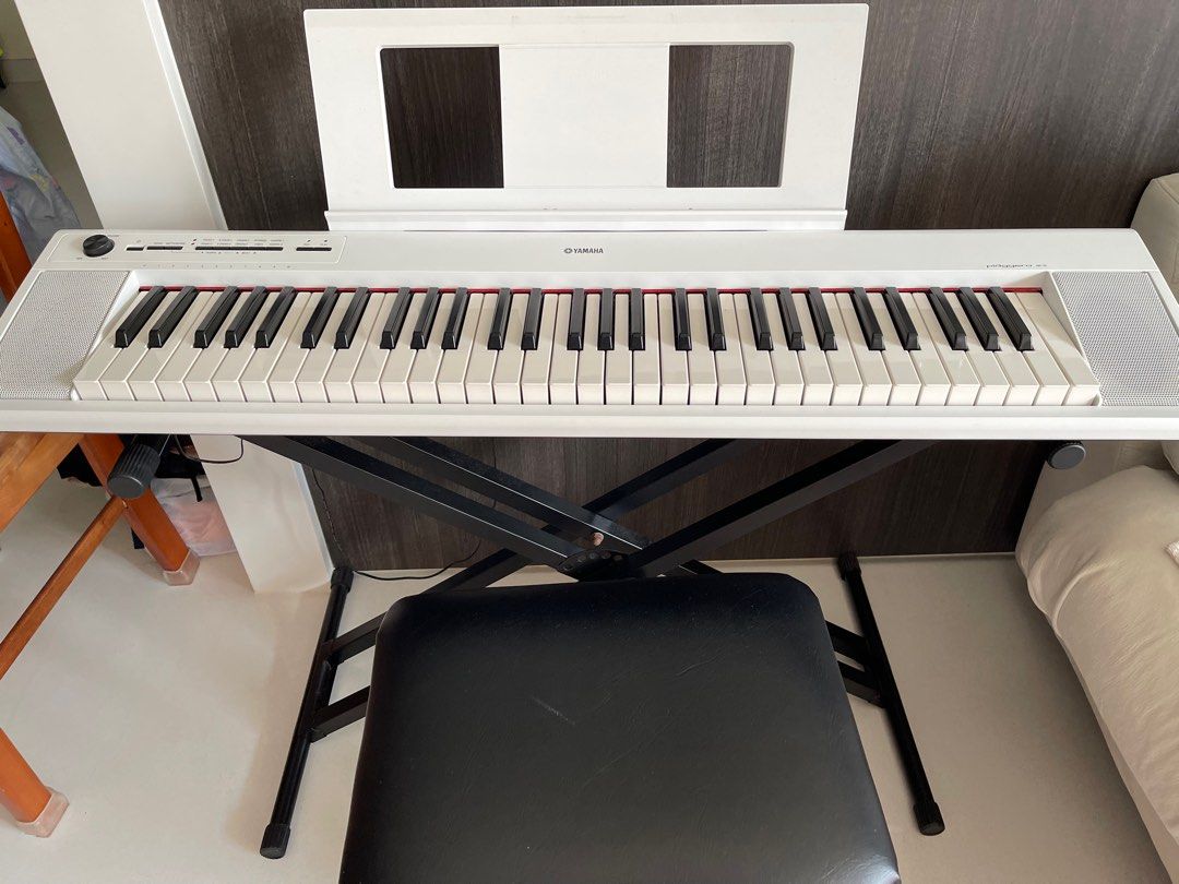 YAMAHA NP-12 WHITE 61-KEYS PIAGGERO KEYBOARD, Hobbies & Toys, Music & Media, Musical Instruments ...