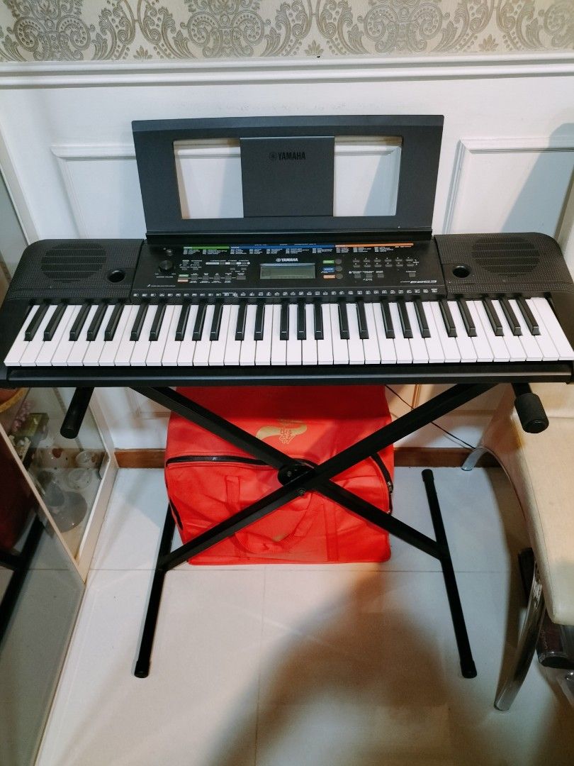 Yamaha PSR E253 w/ Stand, Hobbies & Toys, Music & Media, Musical ...