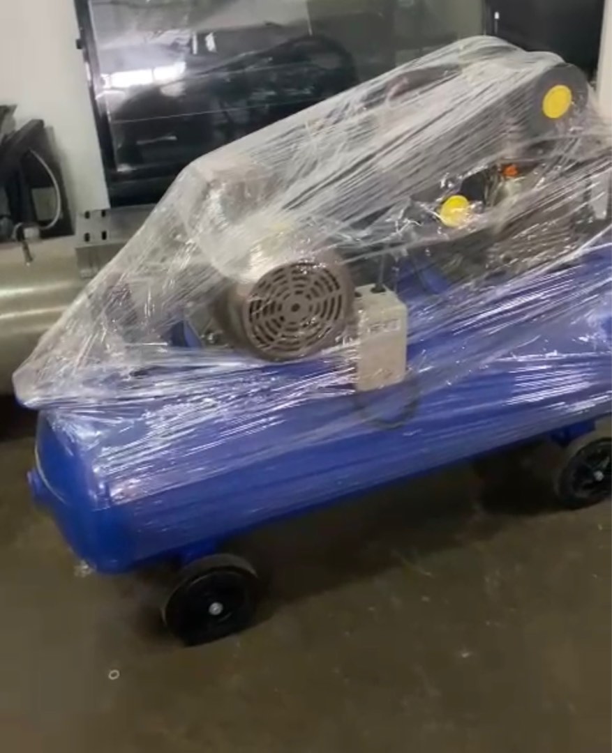 10 horse power. Air compressor. 7.5KW, 3 phase power. MOM certified ...