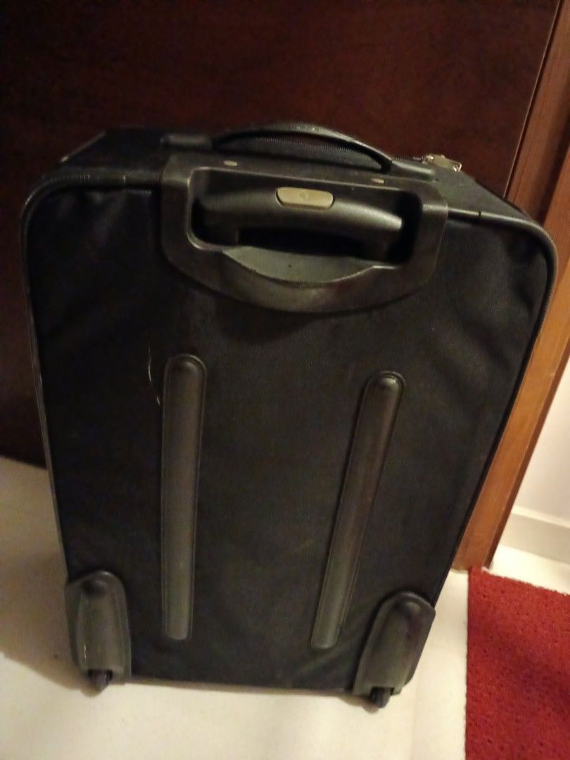 SAMSONITE 2-wheeled Mid size luggage, Hobbies & Toys, Travel, Luggage ...