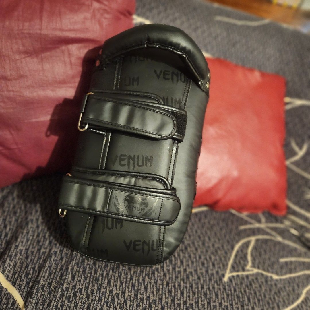 Black VENUM Boxing Kicking Muay Thai MMA Sandra Punch Martial Arts ...