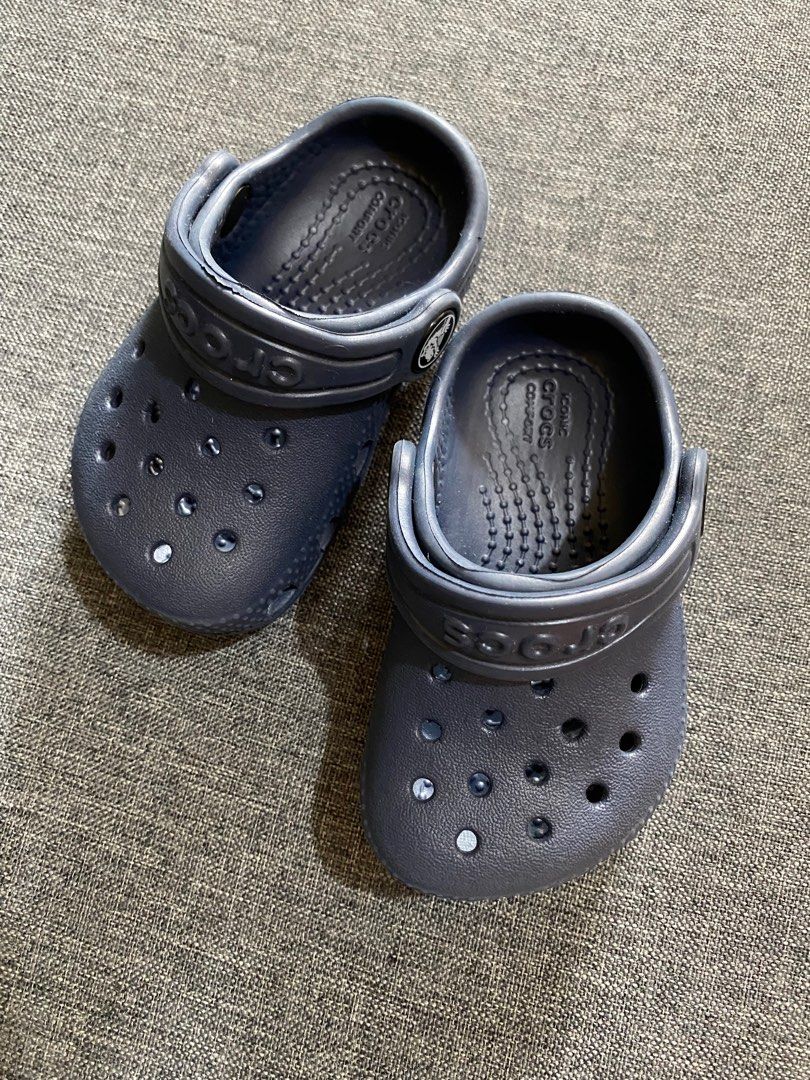 crocs-size-c4-in-navy-blue-babies-kids-babies-kids-fashion-on