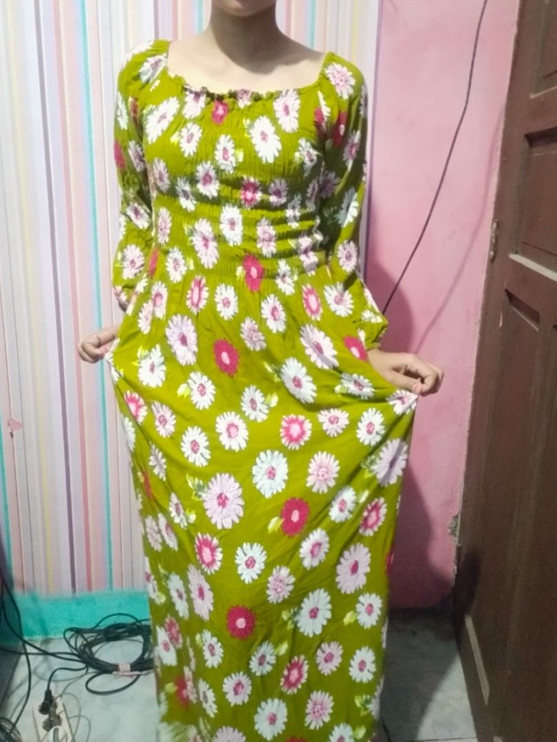 dress pantai bunga hijau lime, Fesyen Wanita, Pakaian Wanita, Gaun ...