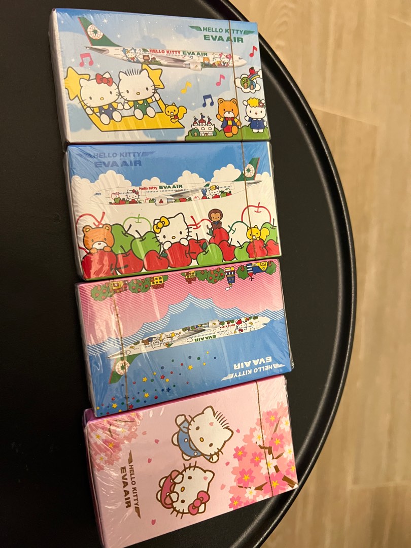 Eva Hello Kitty Playing Card, 興趣及遊戲, 玩具 & 遊戲類 - Carousell