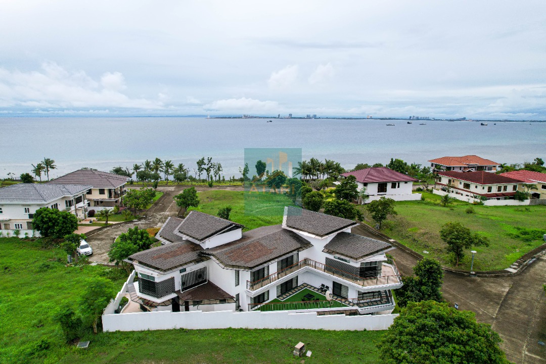 Exquisite Fully Furnished 5-Bedroom Villa with Indoor Pool and Serene ...