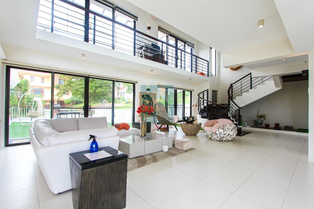 Exquisite Fully Furnished 5-Bedroom Villa with Indoor Pool and Serene ...