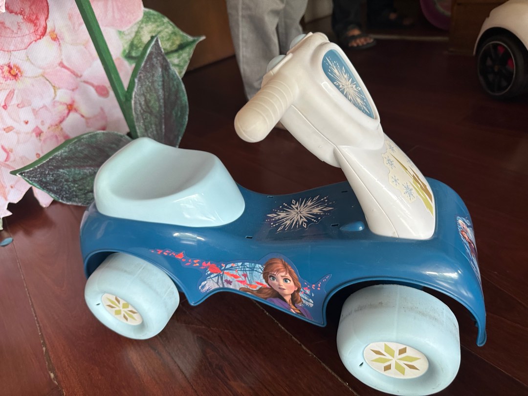Frozen car on Carousell
