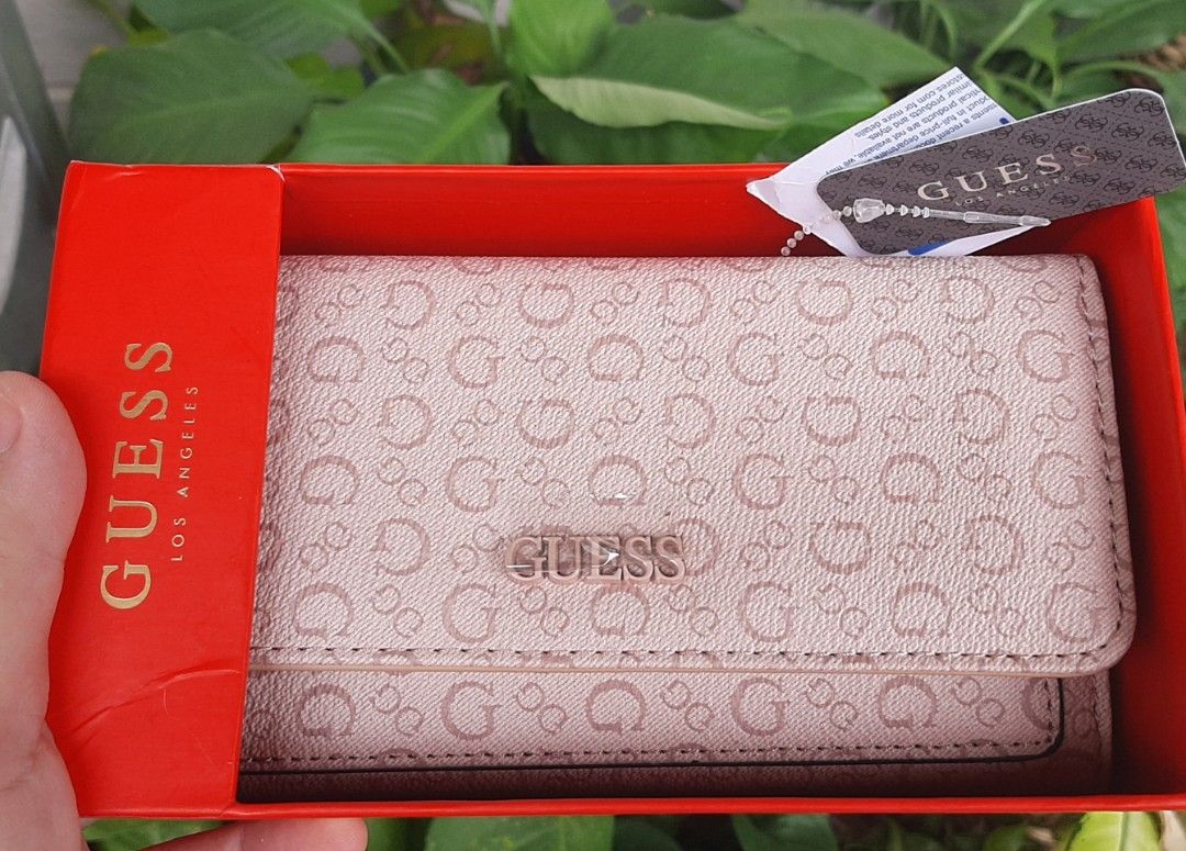 GUESS MEDIUM TRIFOLD WALLET WITH BOX - MONO PINK on Carousell