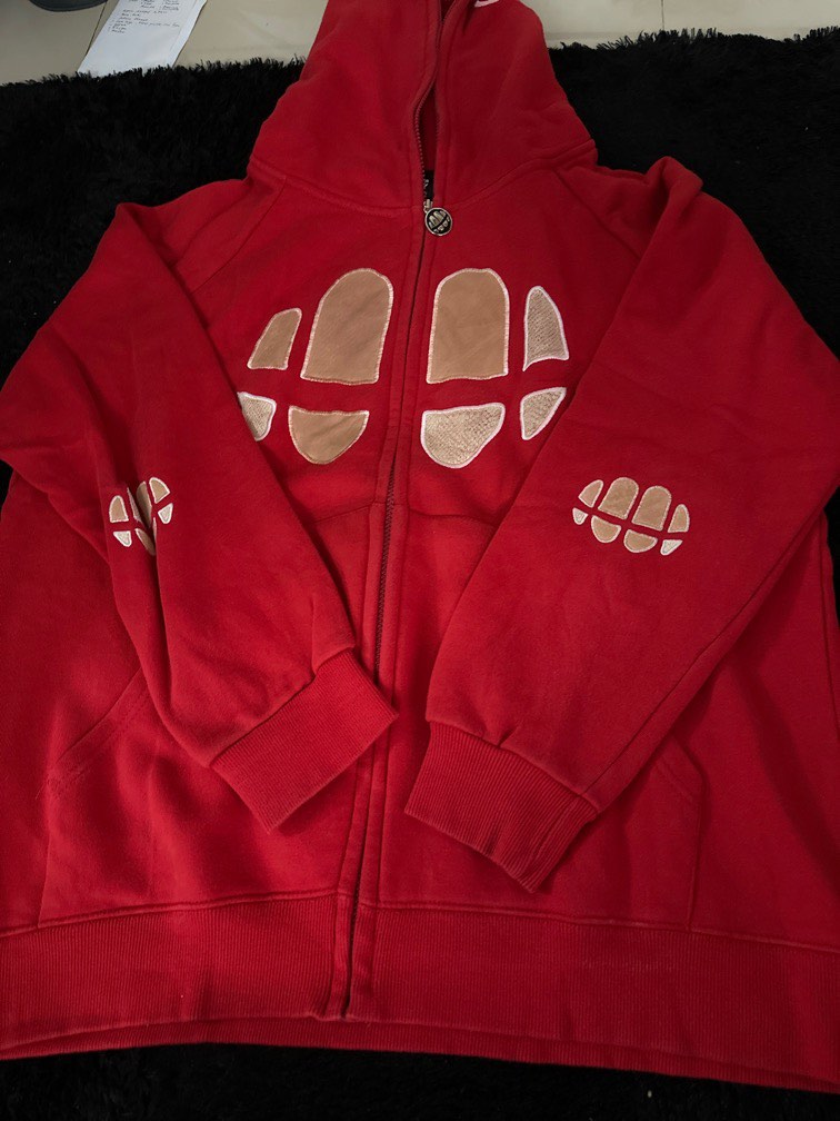 Hoodie merah, Fesyen Pria, Pakaian , Baju Luaran di Carousell