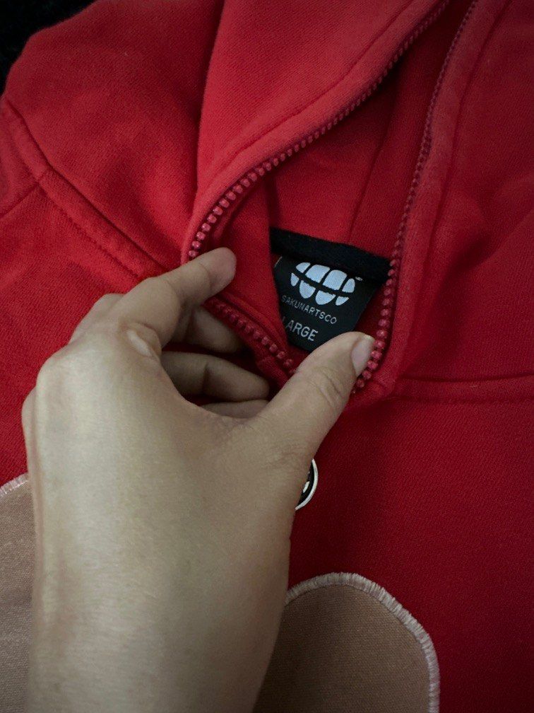 Hoodie merah, Fesyen Pria, Pakaian , Baju Luaran di Carousell