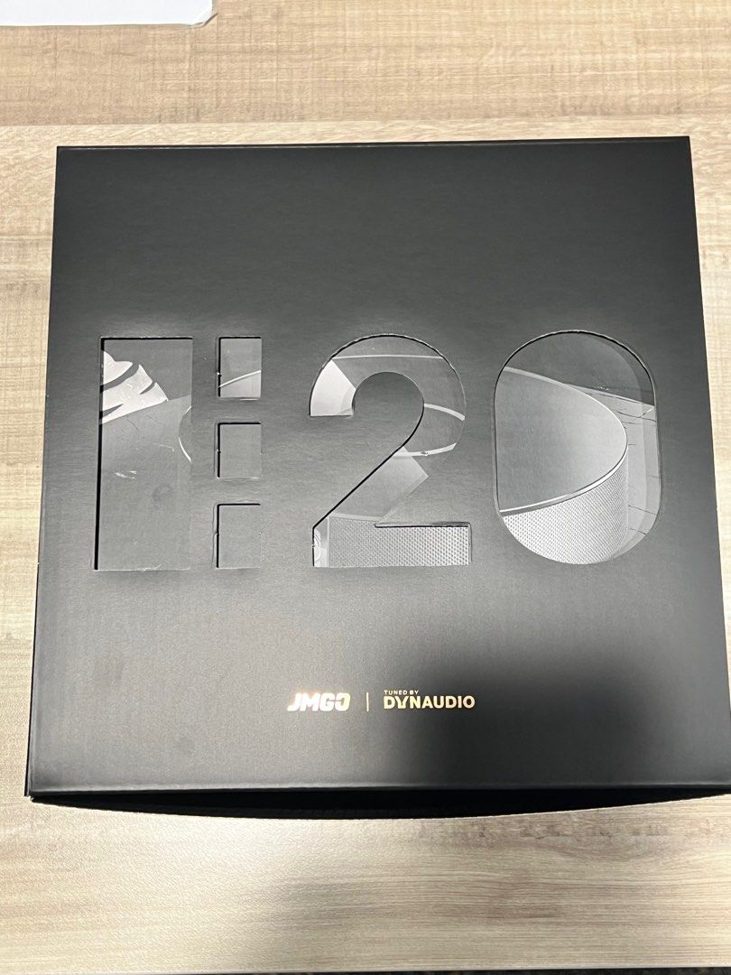 JMGO Projector E20, TV & Home Appliances, TV & Entertainment, Projectors on Carousell