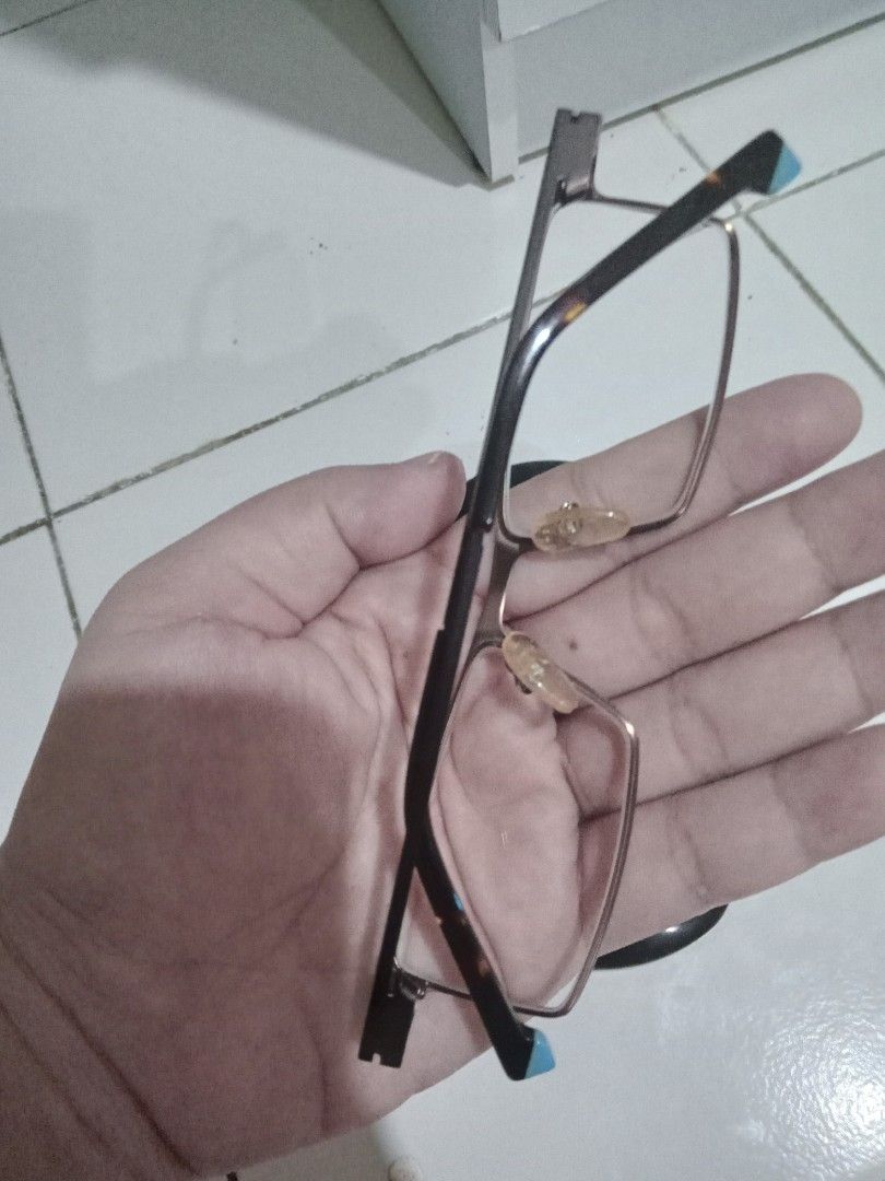 Kacamata Optik Melawai merk Andrea, Fesyen Wanita, Aksesoris di Carousell Kacamata Optik Melawai merk Andrea, Fesyen Wanita, Aksesoris di Carousell