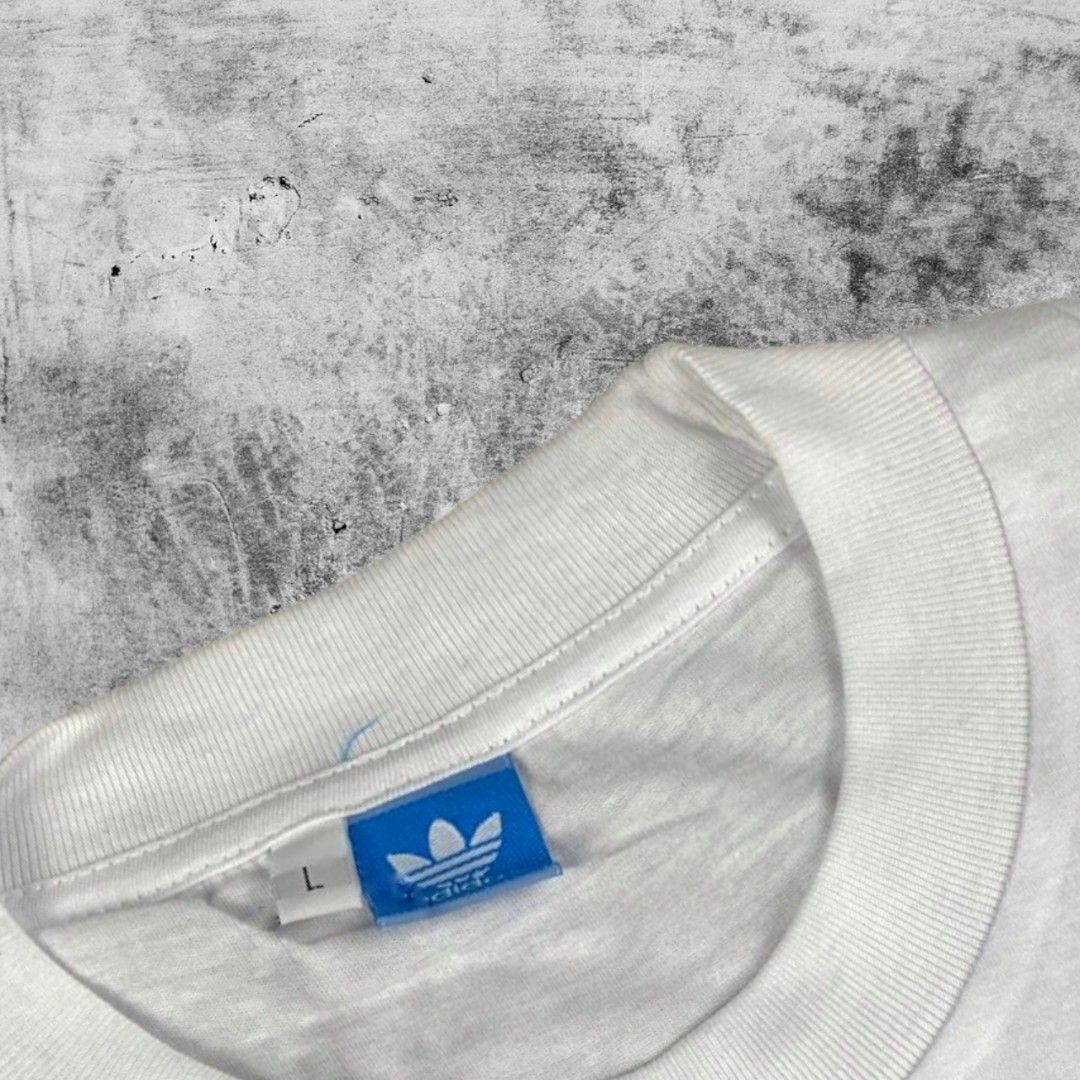 Kaos Adidas Tom And Jerry Putih, Fesyen Pria, Pakaian , Atasan di Carousell