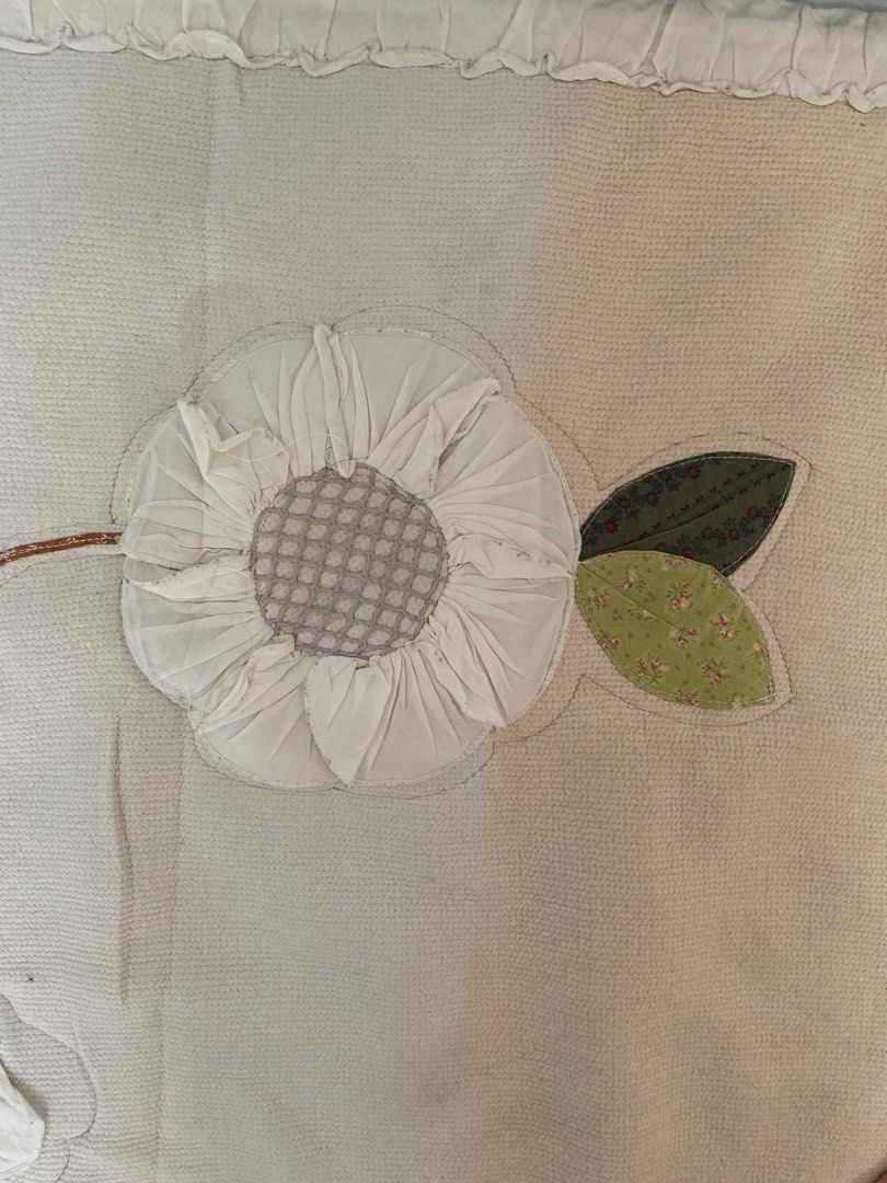 Keset Bunga Timbul Shabby 183 x 69, Perabotan Rumah di Carousell