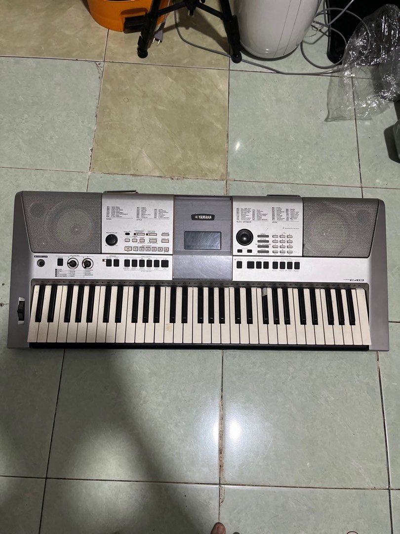 Keyboard Yamaha PSR E413, Musik & Media, Alat di Carousell