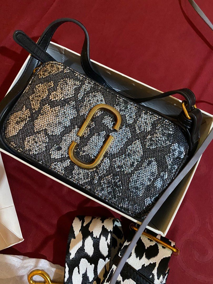 Marc Jacobs Snake Skin Sling Bag, Barang Mewah, Tas & Dompet di Carousell