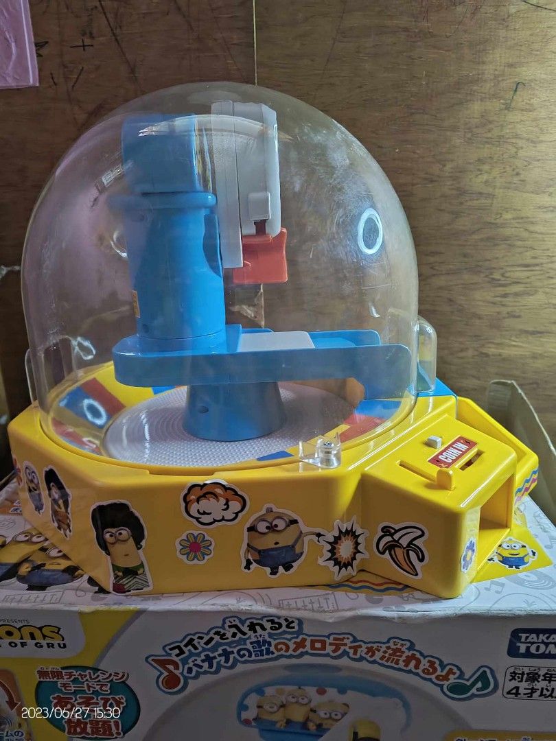 Minion crane machine on Carousell