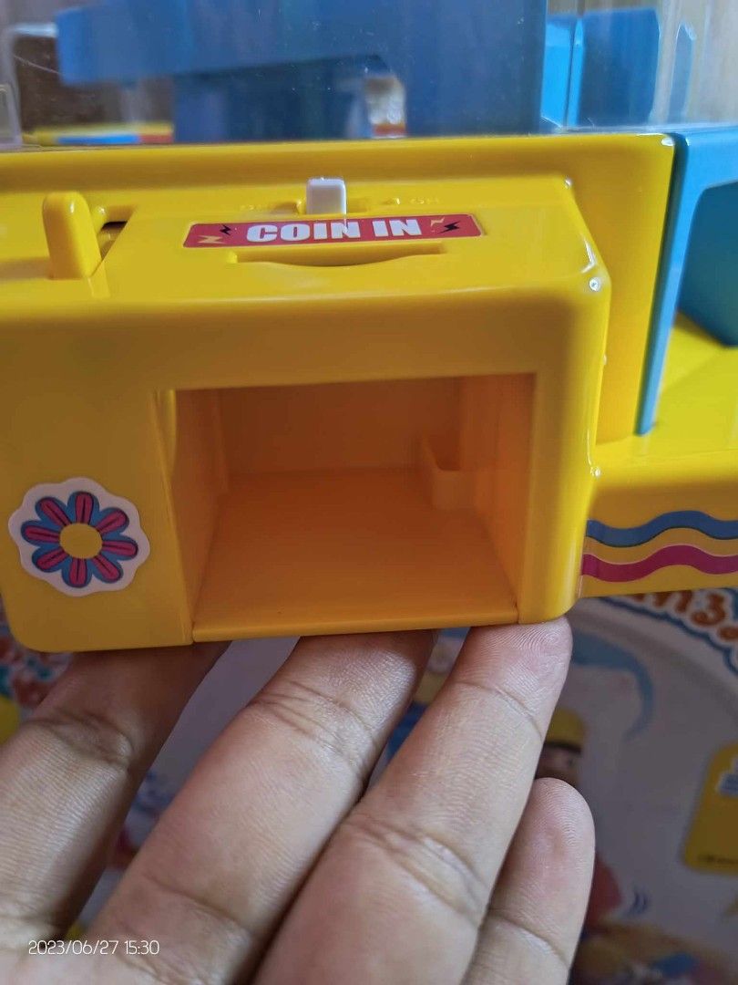 Minion crane machine on Carousell