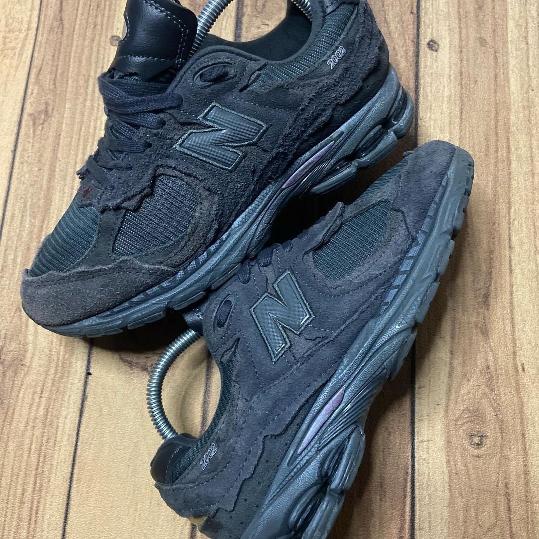 New Balance 2002r Protection Pack Phantom NB Sepatu, Fesyen Pria ...