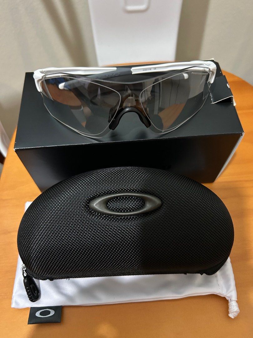 Oakley Evzero Path, Men's Fashion, Watches & Accessories, Sunglasses ...