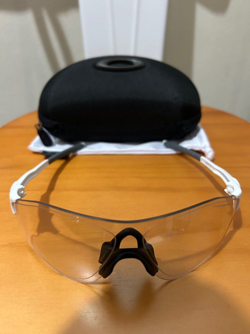 Oakley Evzero Path, Men's Fashion, Watches & Accessories, Sunglasses ...