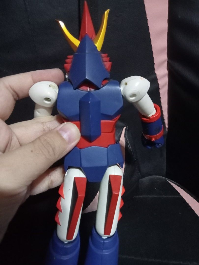 Raiden robot fully articulated as is on Carousell