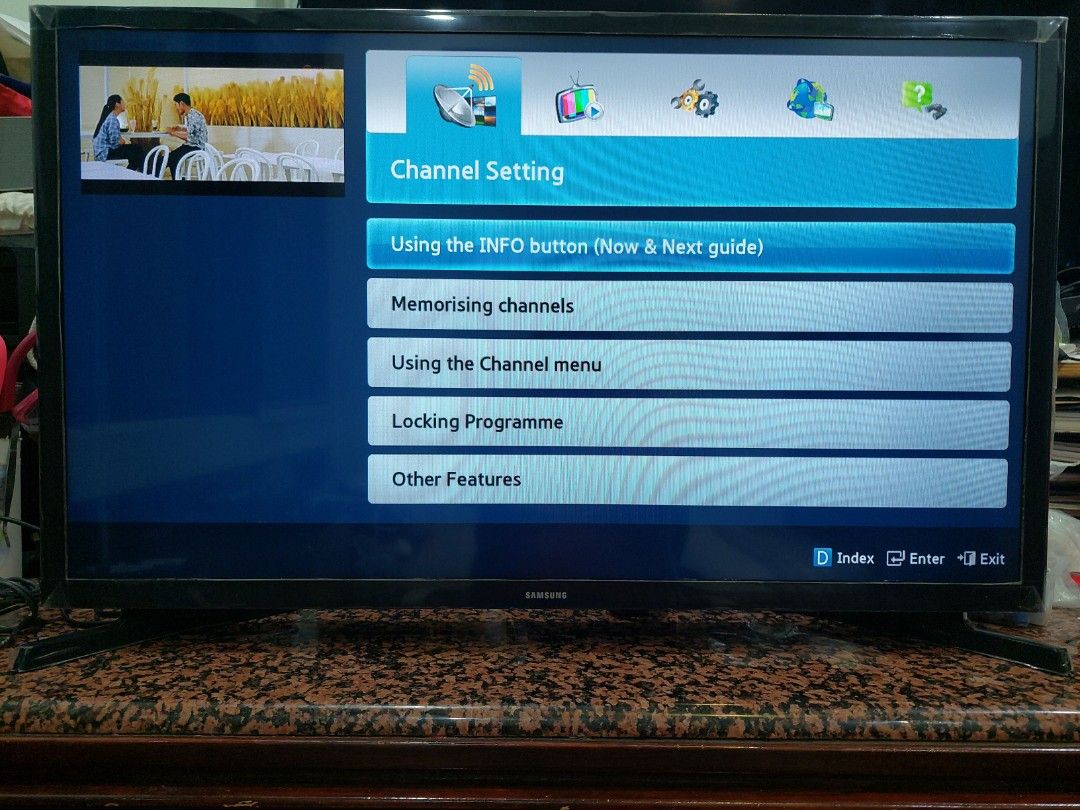 SAMSUNG 32in Fulll HD Digital TV (Free ChromeCast) FOC Delivery or self ...