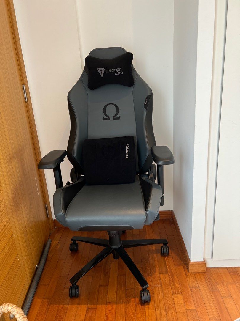 Secret lab gaming chair, Furniture & Home Living, Furniture, Chairs on ...