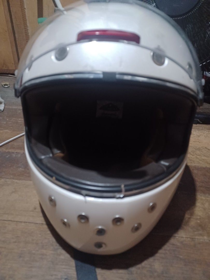 SMK classic helmet XL (White) on Carousell