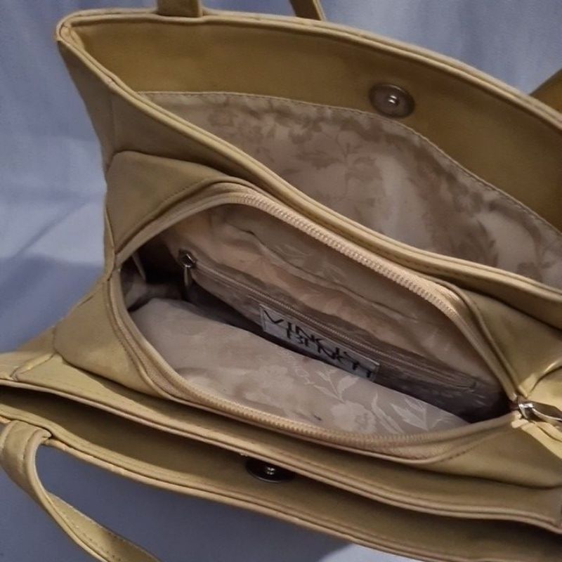 TAS VINCIS BENCH ORIGINAL, Fesyen Wanita, Tas & Dompet di Carousell