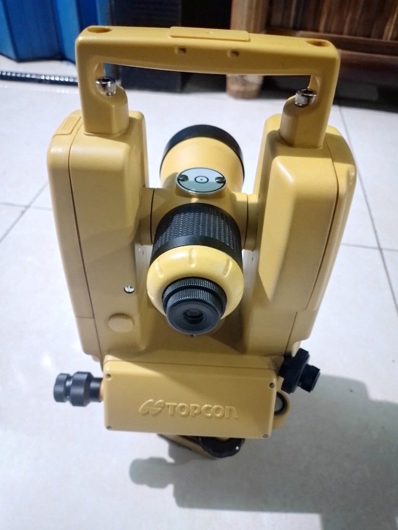 Thedolite Topcon Dt-106 bekas asli japan lengkap, Telepon Seluler & Tablet, Lainnya di Carousell